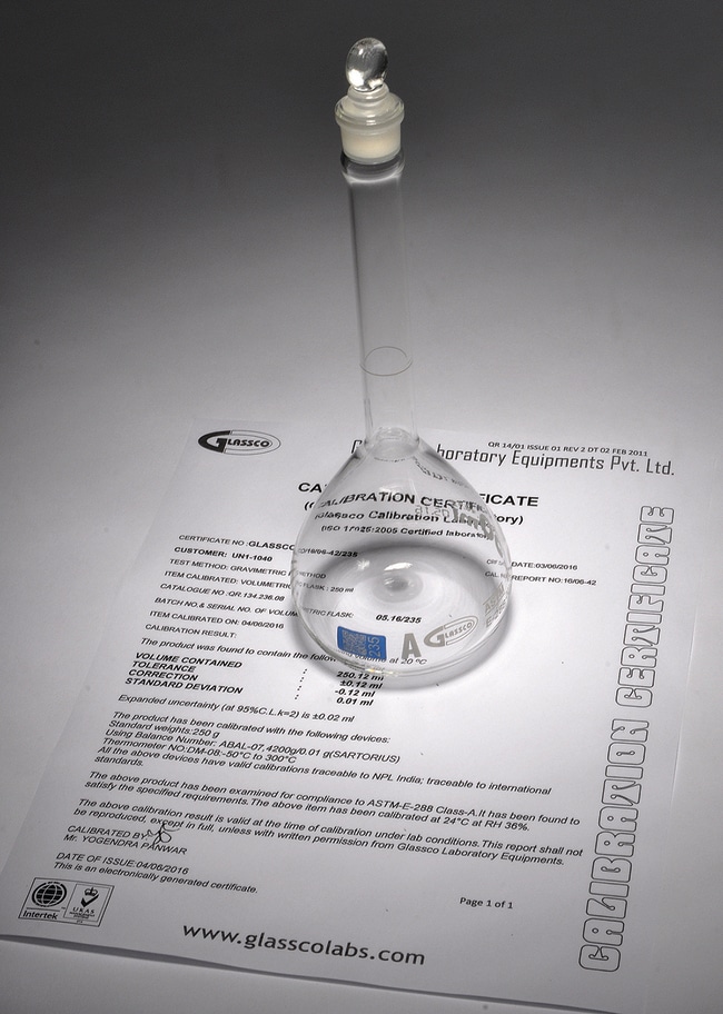 United Scientific Class A Volumetric Flask with Glass Stopper ...