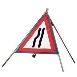 Manutan 750mm triangle folding traffic sign.men at work +, Quantity ...